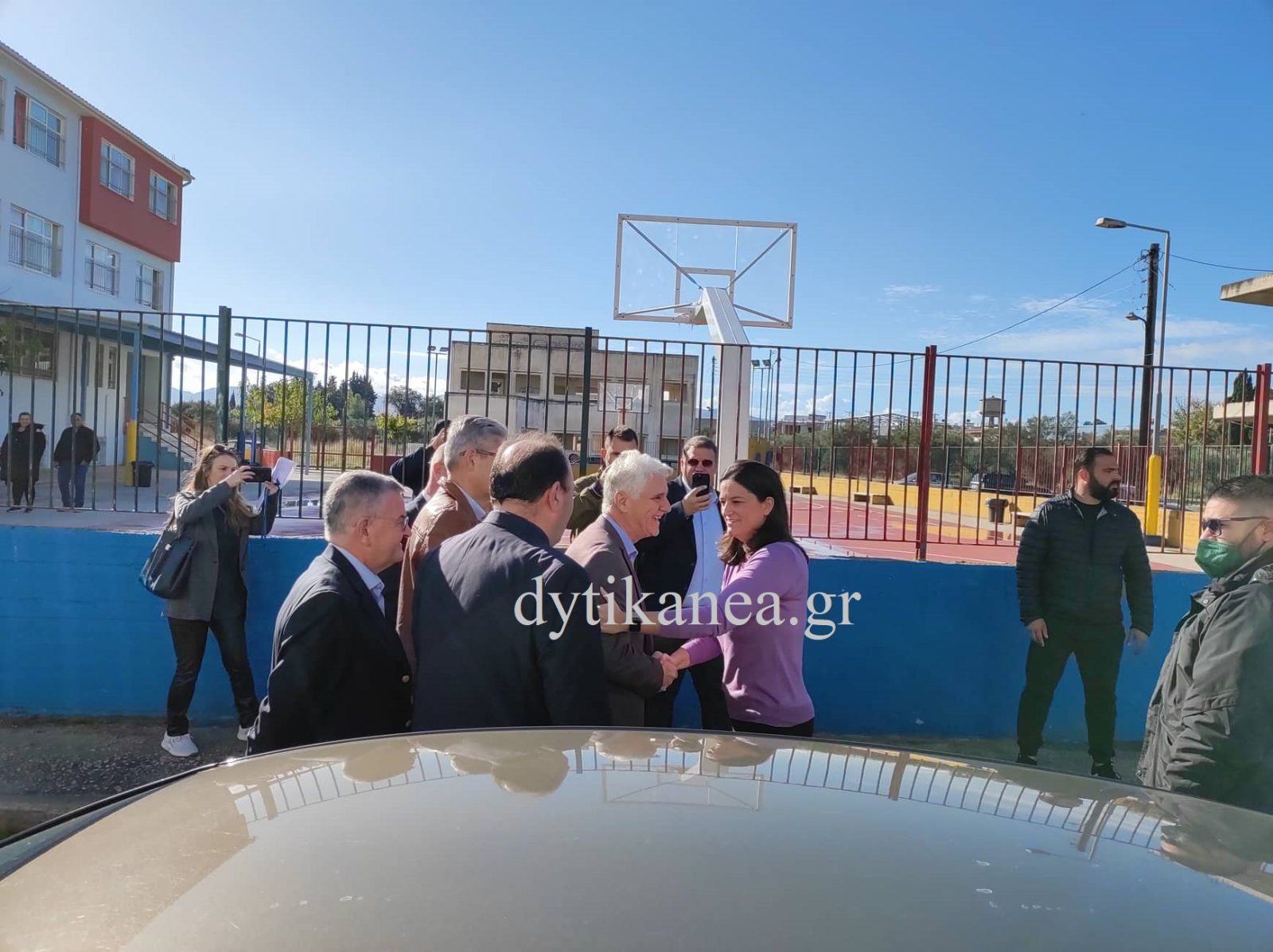 Η σέλφι της Κεραμέως με τους μαθητές στην Κάτω Αχαΐα! ΦΩΤΟ – Dytikanea ...