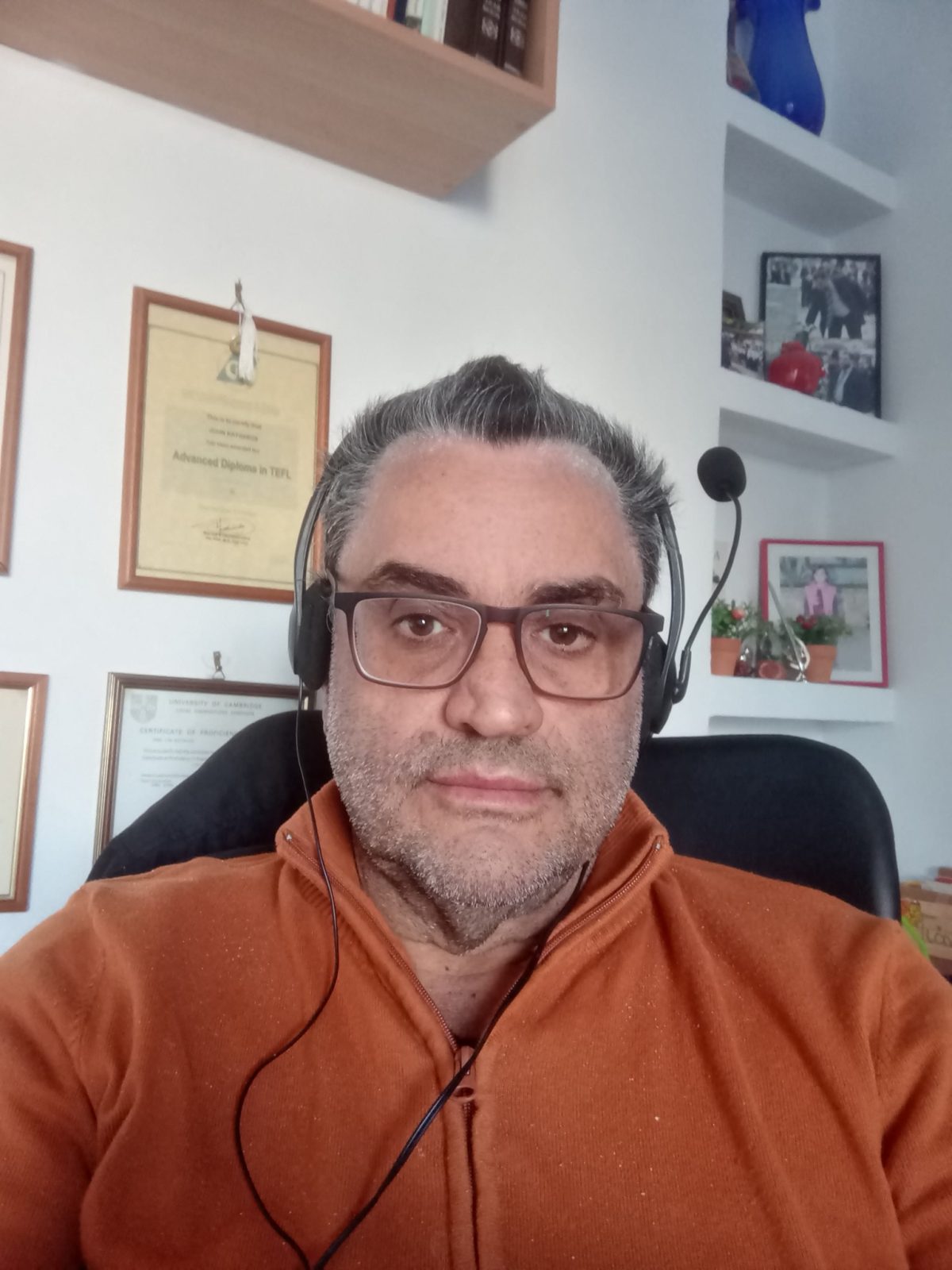 Κάτω Αχαΐα: "Έφυγε" από τη ζωή ο καθηγητής αγγλικών Γιάννης Κατσαρός ...